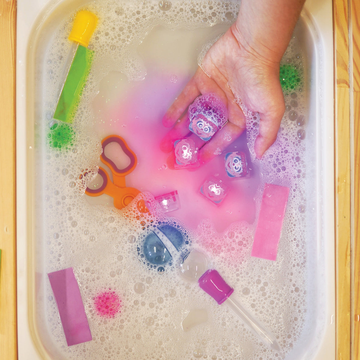 Glo Pals - Light Up Sensory Bath Toys and Cubes